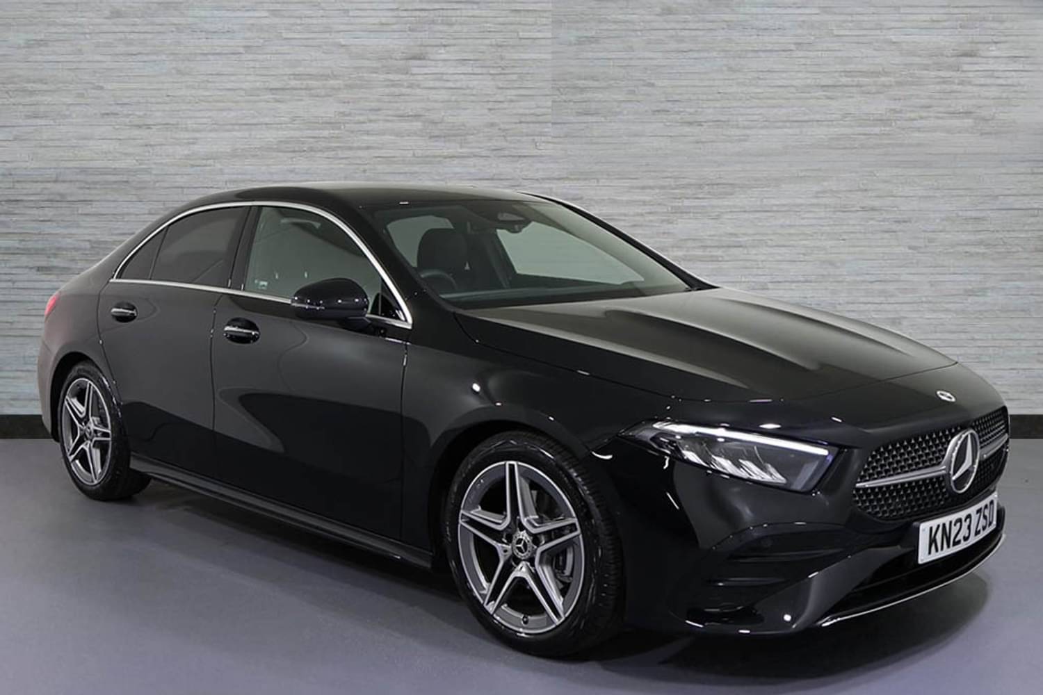 A200 AMG LINE HATCHBACK COSMO BLACK Song Auto